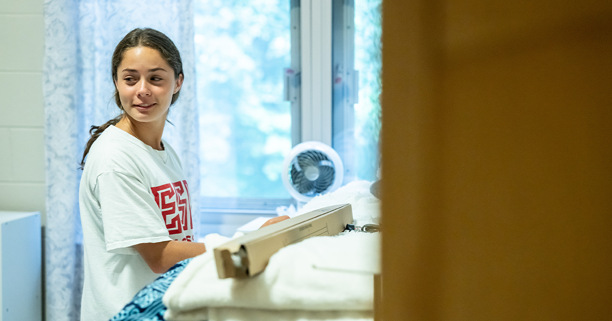 Explorers make themselves at home during Move-In Weekend - La Salle ...