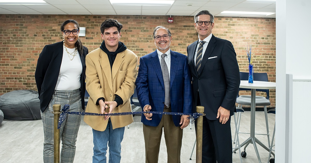 La Salle dedicates renovated Commuter Lounge, made possible through ...