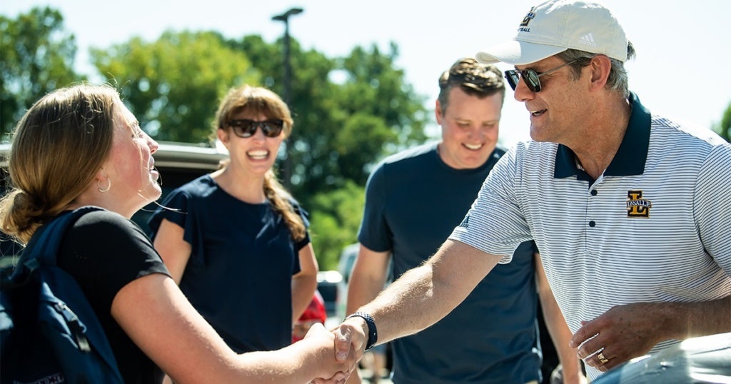 Move-In Weekend unites La Salle’s newest and returning residential ...