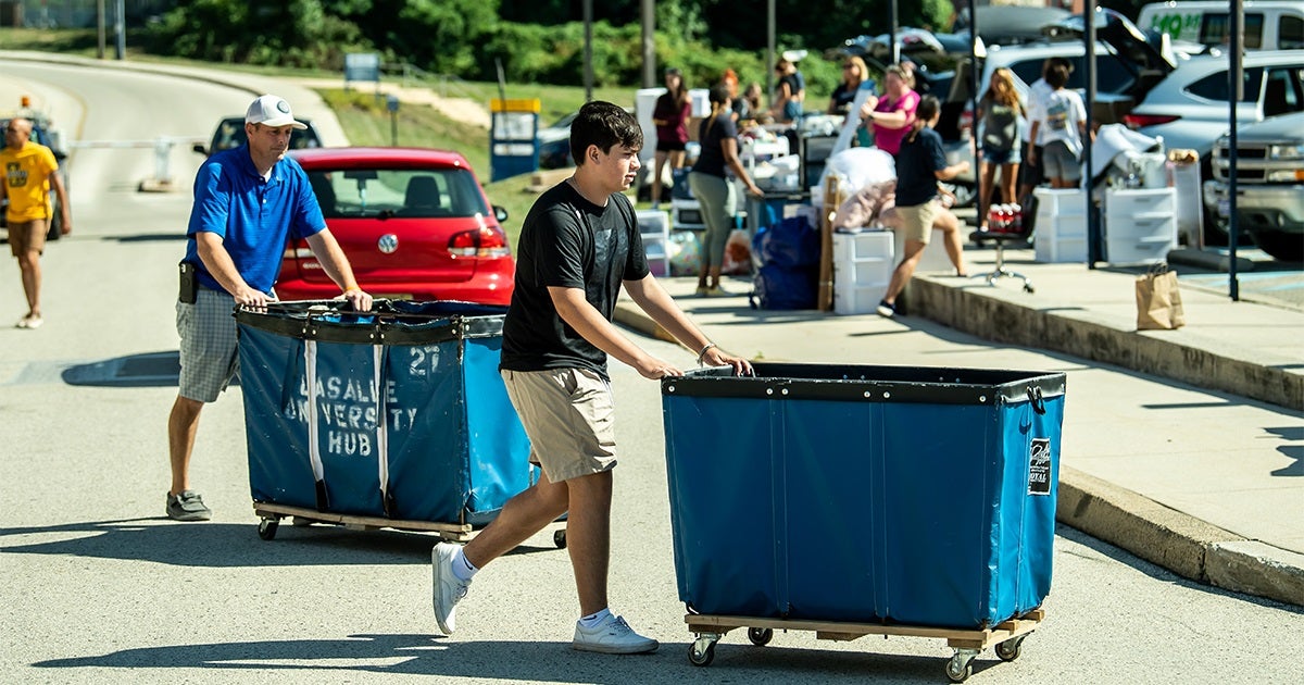 Move-In Weekend unites La Salle’s newest and returning residential ...